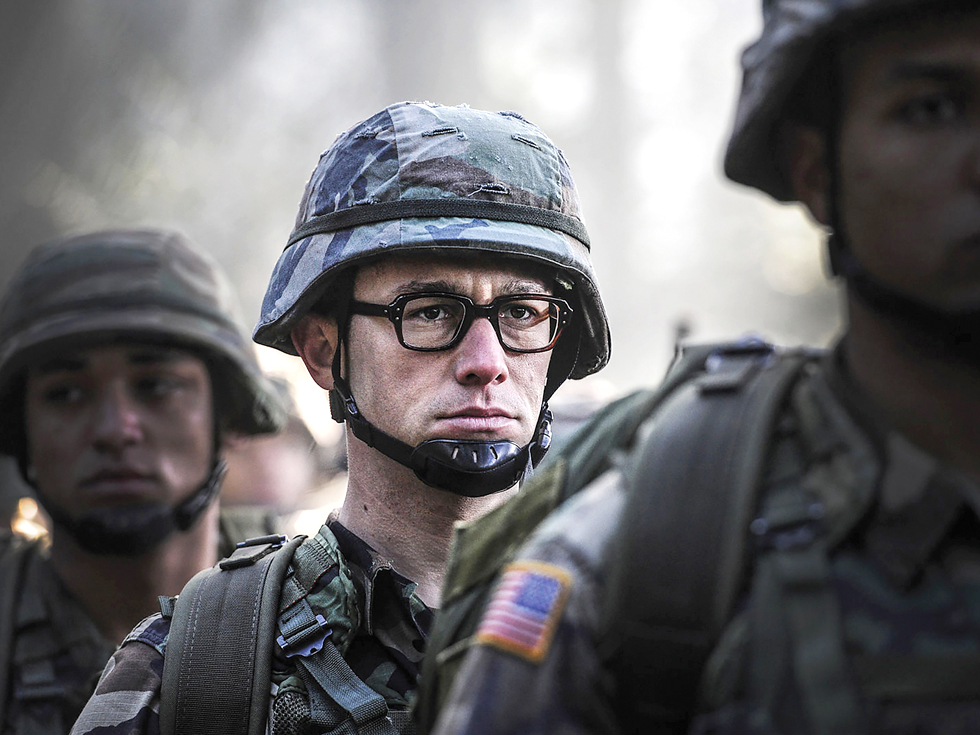 „Snowden”: un erou cu pete la dosar - New Money