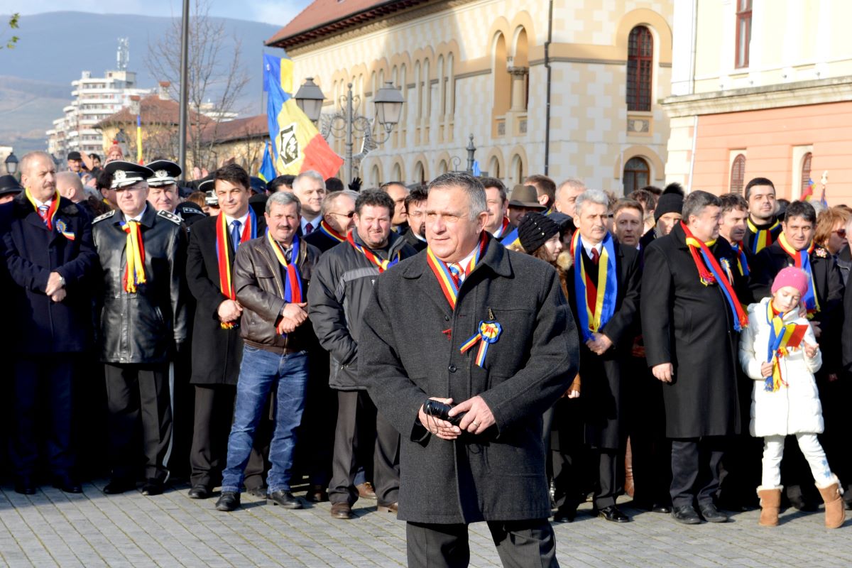 Funar candidează din nou la prezidenţiale: În România sunt metale care ...