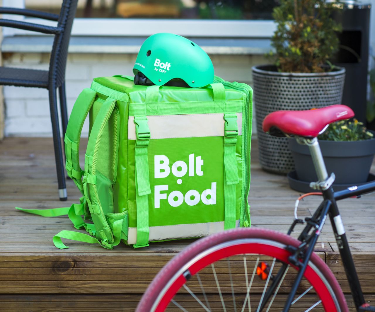 Bolt lansează serviciul de livrare de mâncare Bolt Food - New Money