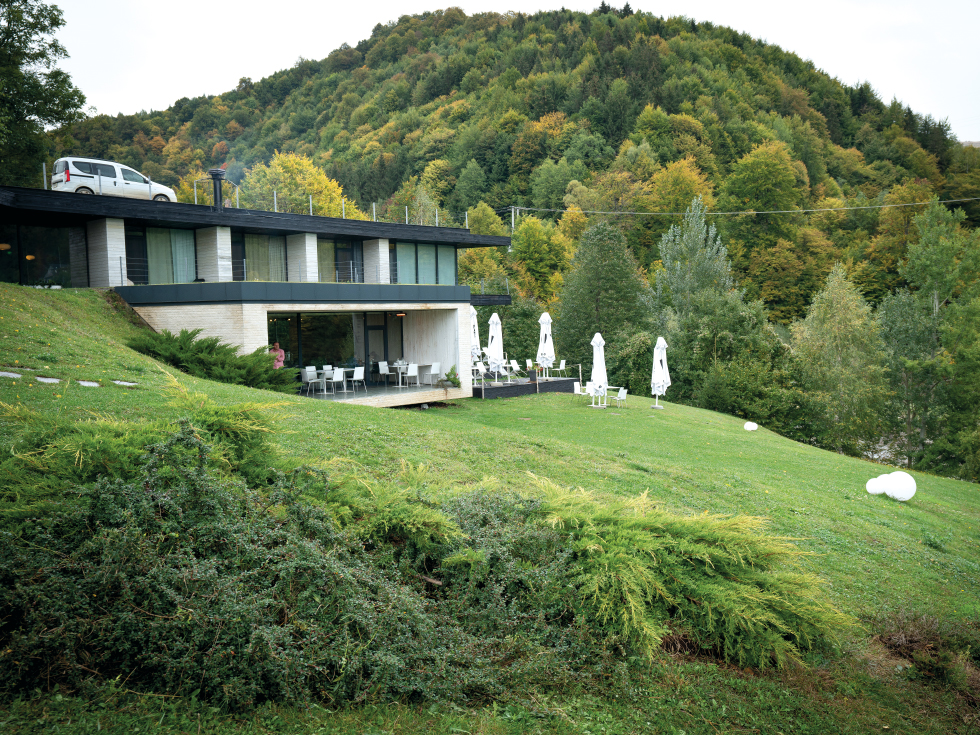 Banii i-a făcut din tehnologie, însă lucrurile nu s-au oprit aici. Povestea de business a lui ...