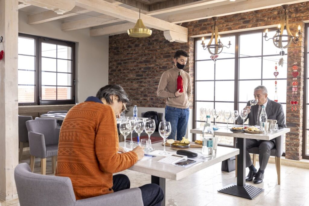 Pe o piață a vinului de peste 406 milioane de euro, BASF România ...