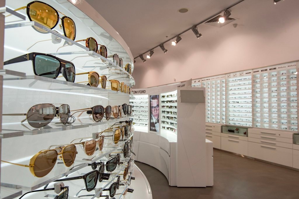 Schimbări la vârf pentru Optical Investment Group, cel mai mare jucător ...