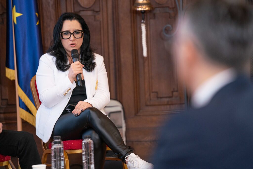 NewMoney Talks, 10 aprilie 2025. Hortensia Năstase: „există un clivaj ...