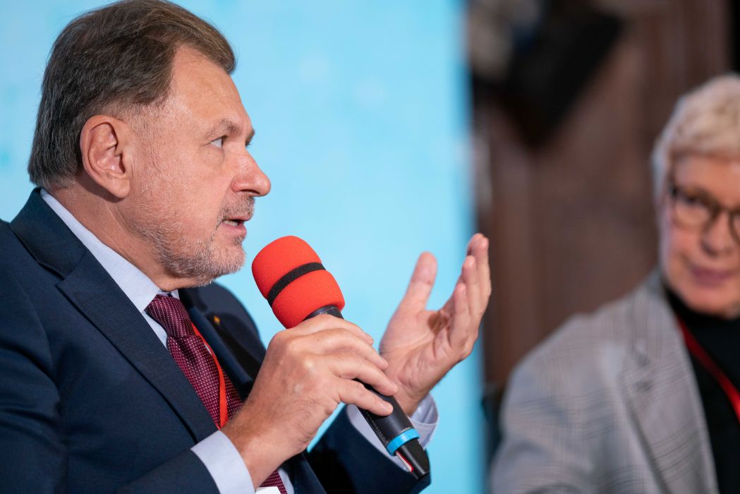 NewMoney Talks 2026 – „Sănătatea la răscruce. Vaccinarea antigripală a ...